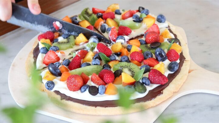 Fruit pizza - The Plant Based School
