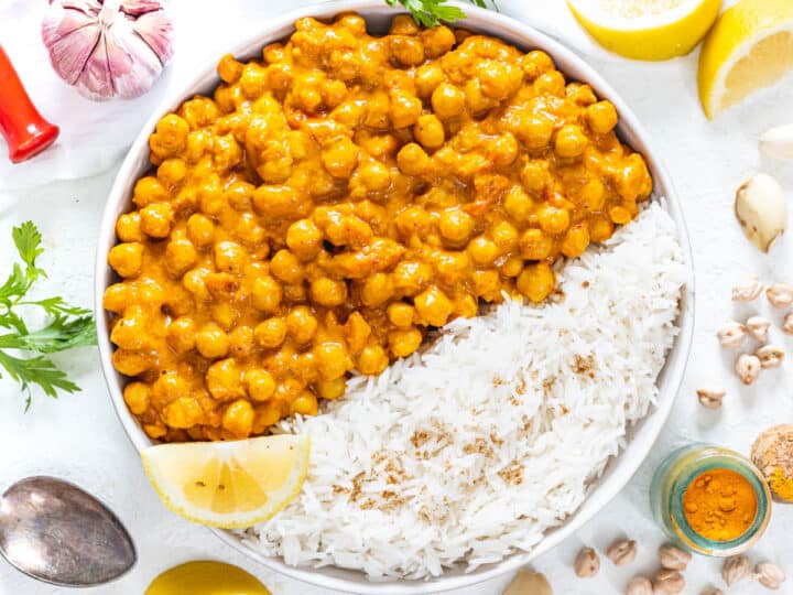 Cauliflower Curry in 30 Minutes: Wholesome Indian-Inspired Dinner