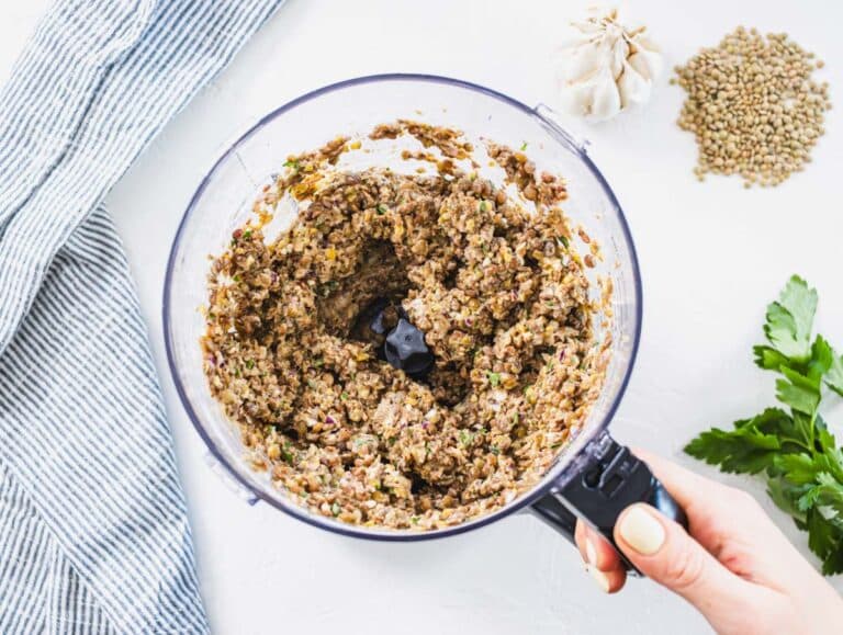 Mediterranean-inspired Lentil Patties: An Easy and Tasty Dish