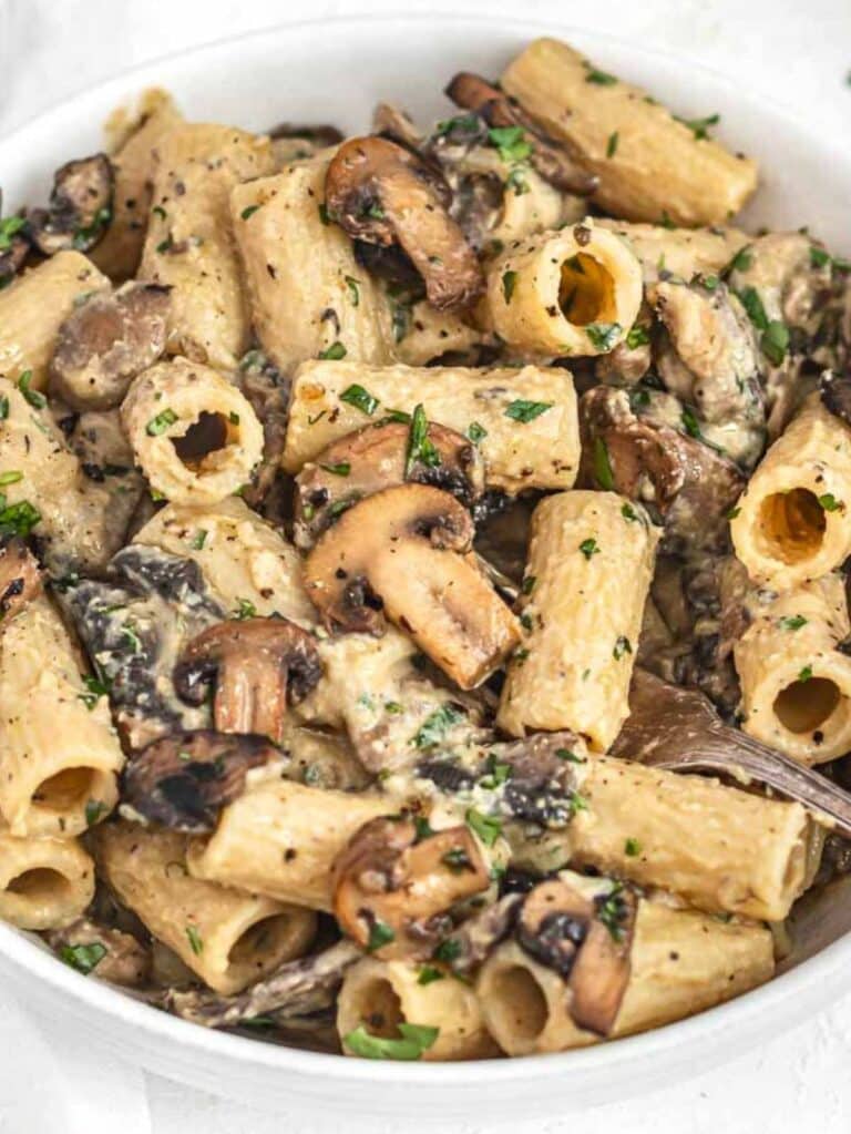 Easy Creamy Hummus Pasta: A Quick Dinner Idea - The Plant Based School