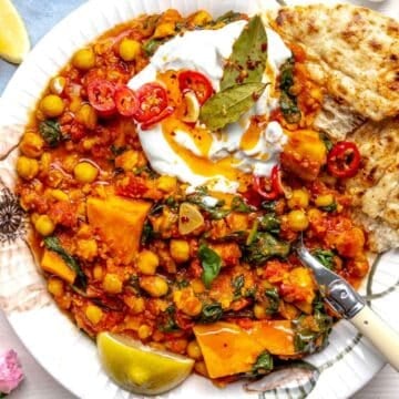 Easy Chickpea Stew - The Plant Based School