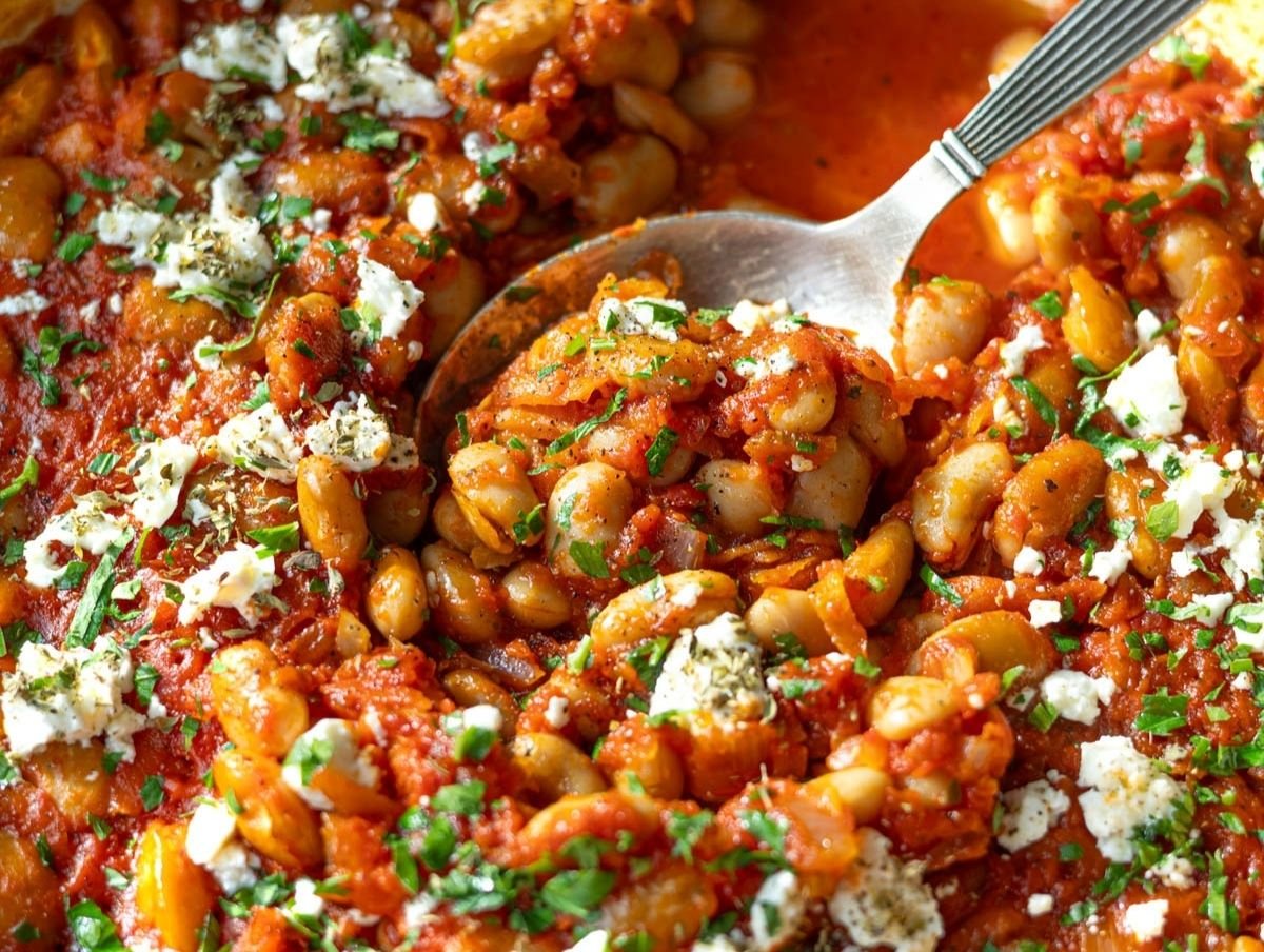 Gigantes Plaki (Greek Baked Beans) - The Plant Based School